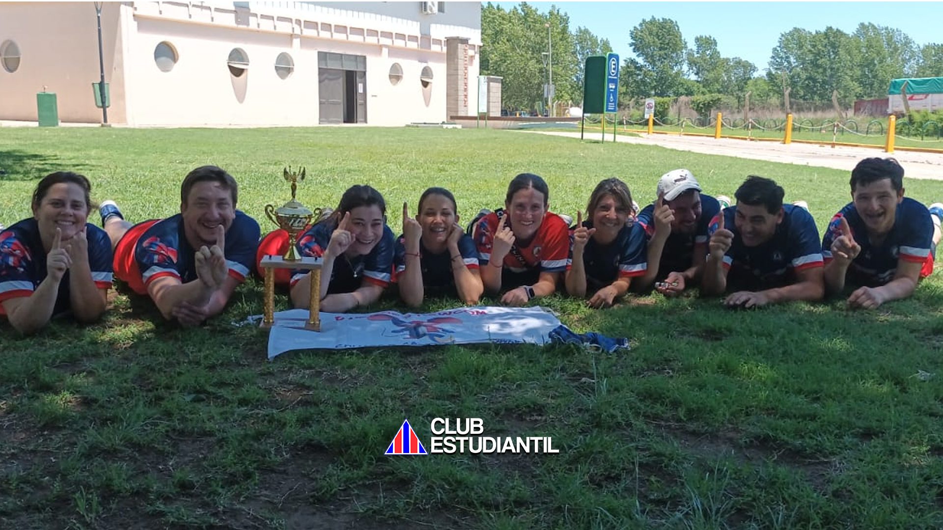 Estudiantil, uno de los campeones del año de la Liga Regional de Newcom ...